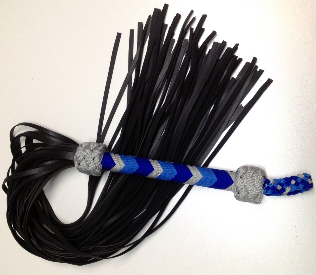 Black Rubber Flogger – Paracord Handle – Black Widow Floggers