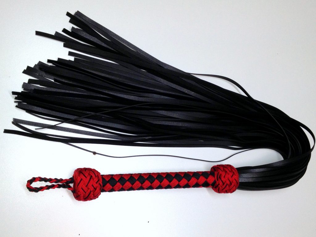 Black Rubber Flogger – Paracord Handle – Black Widow Floggers