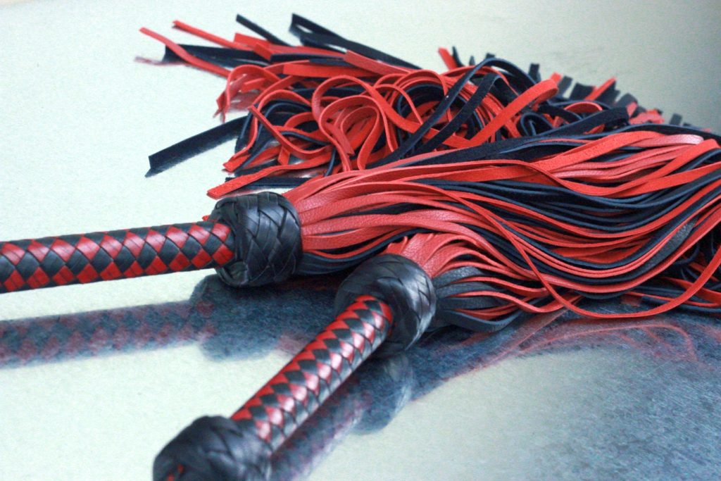 Black/Red Twins – Black Widow Floggers