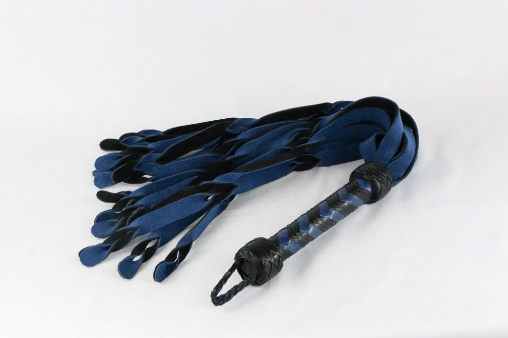 Twisted Twin Floggers – Paracord Handle – Black Widow Floggers